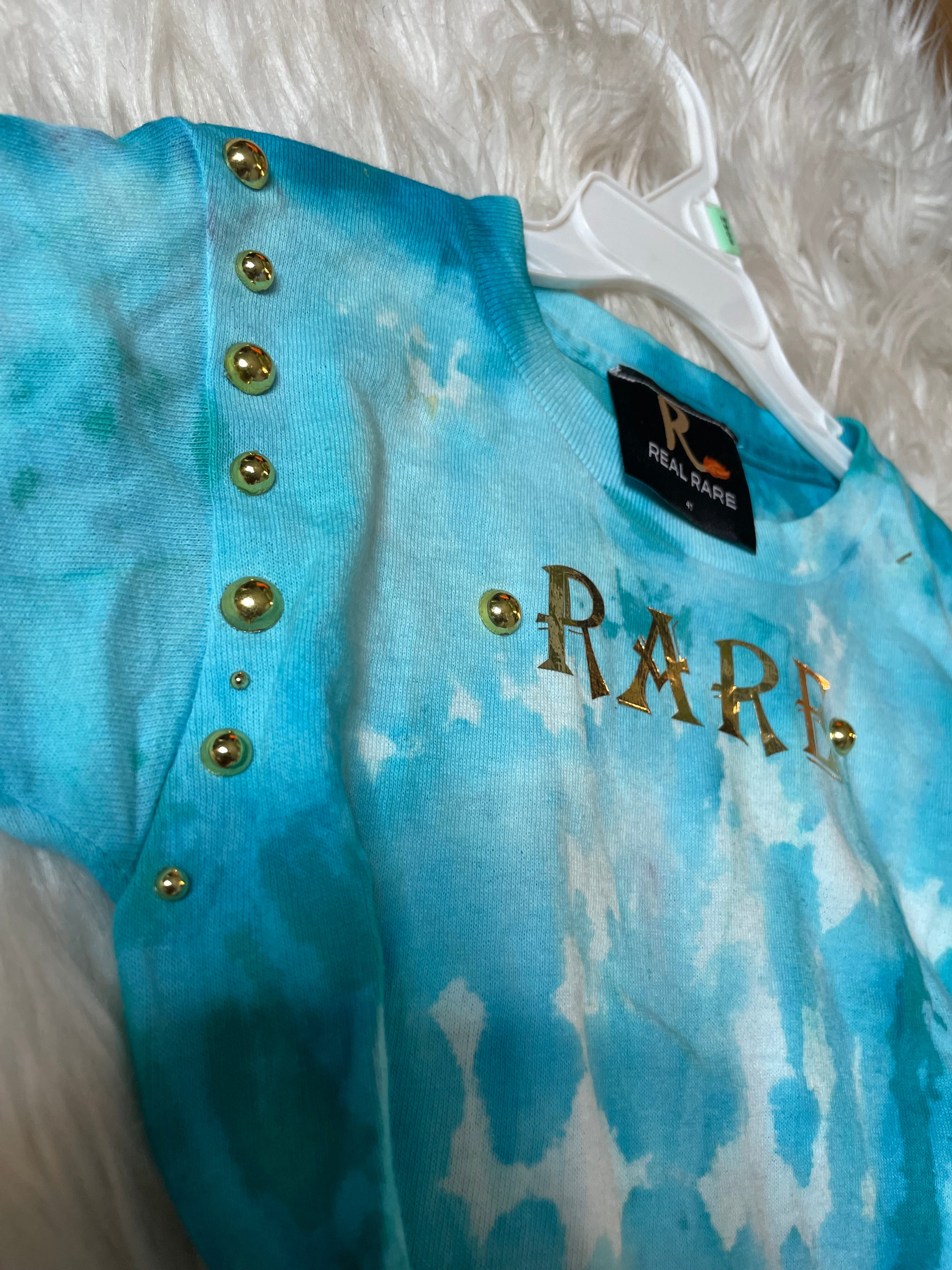 BlueBerry Gold T – R.O.A.R. Clothing